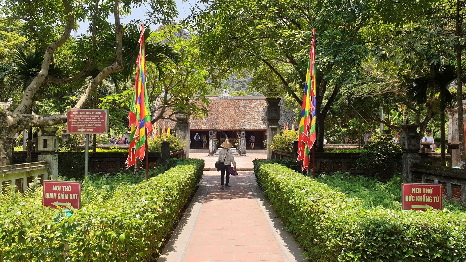 Worship and visit the ancient Temple of King Le Dai Hanh