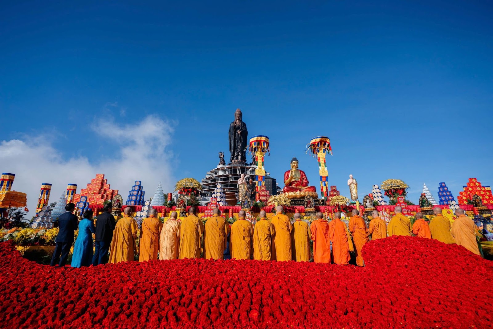 Hơn 500 Hoà thượng Tăng Ni tham dự Đại lễ cầu quốc thái dân an trên ...