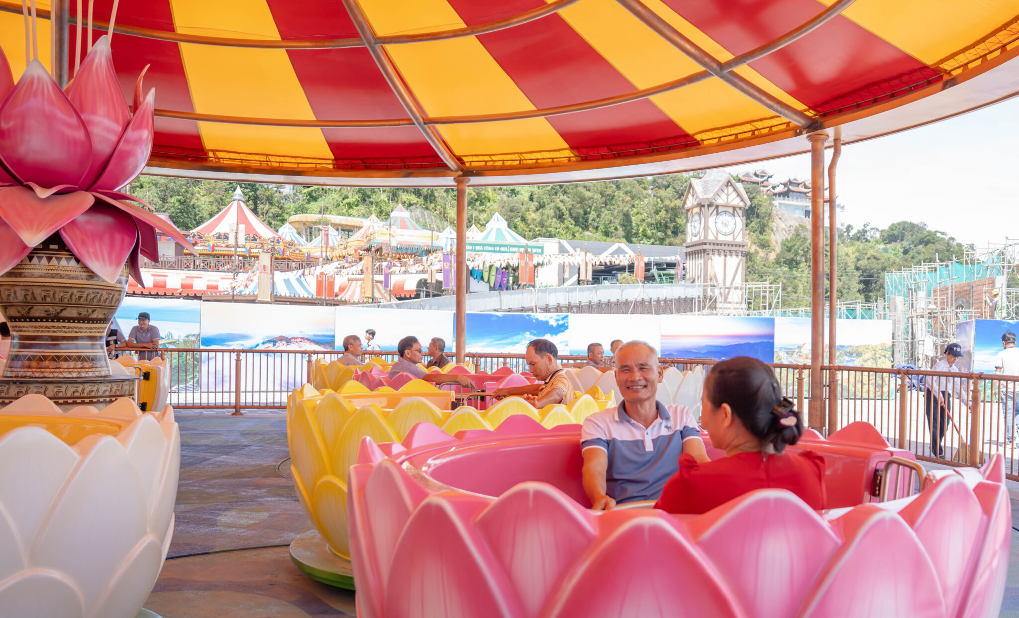 Trò chơi hoa bia xoay HOPS lần đầu có mặt tại Sun World Ba Na Hills ...